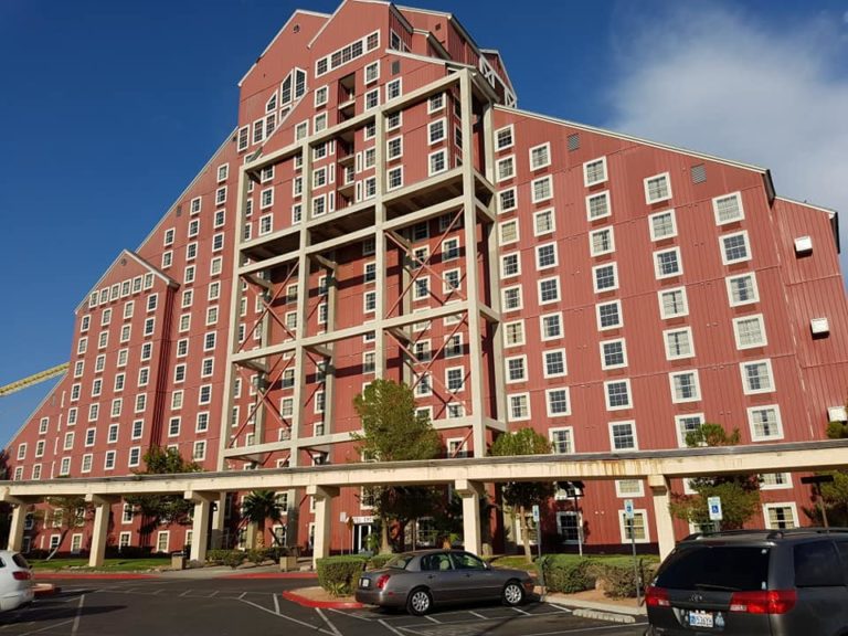 The Fallout New Vegas experience, IRL: Primm - Vic Harkness